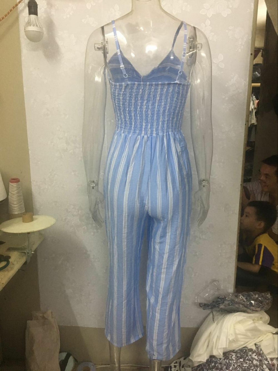 Badu.gr Κομψή καλοκαιρινή ολόσωμη φόρμα με ντεκολτέ σε σχήμα V σε μπλε χρώμα - Badu.gr